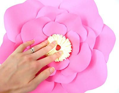 Paper Flower Centers: 5 Ways to Make Centers for Giant Flowers