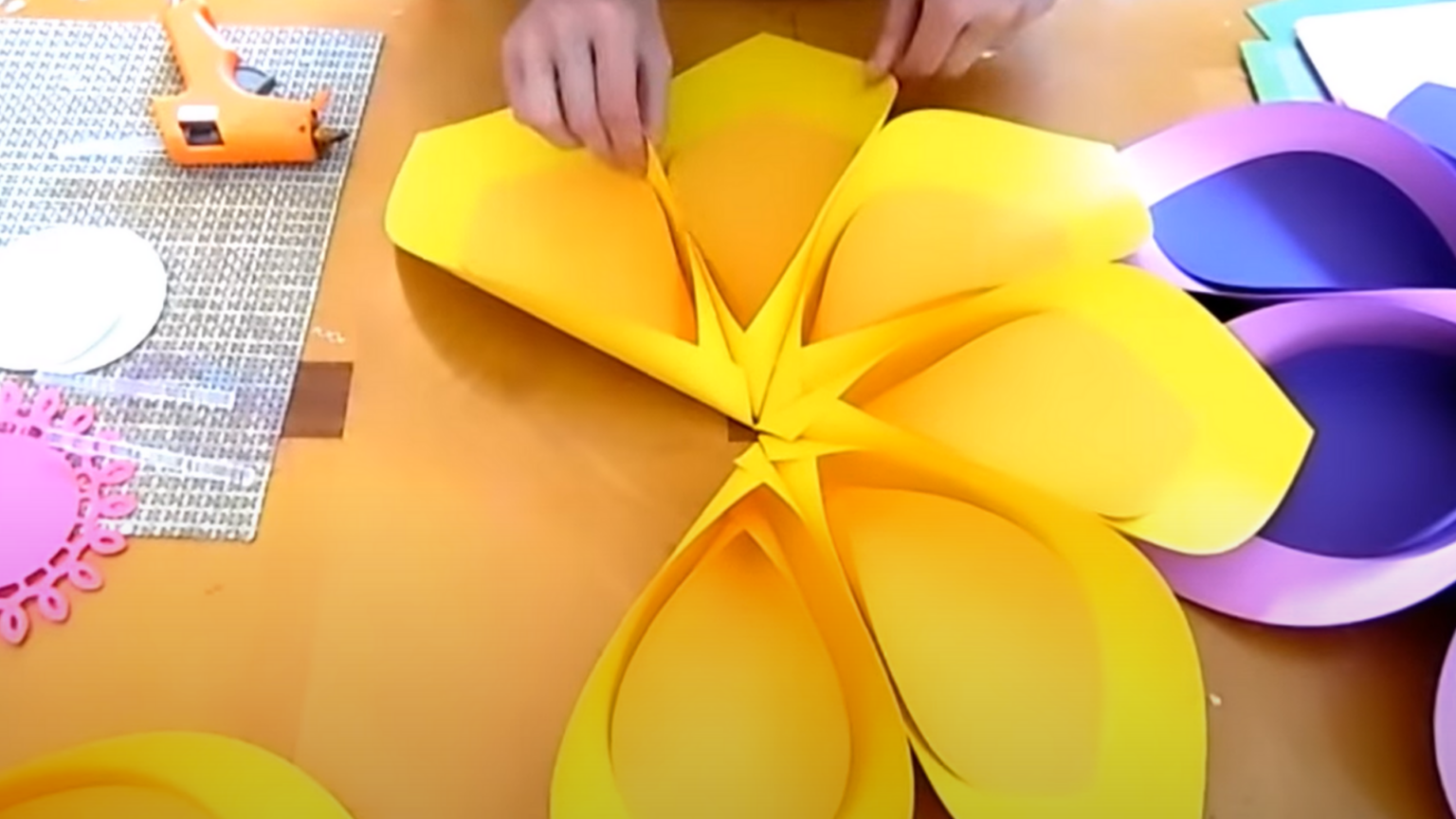 Hawaiian Paper Flowers - DIY Tropical Paper Flowers Party Decor
