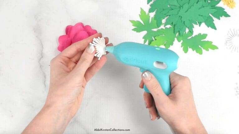 Spring Wreath: Make a Primrose Paper Flower Wreath With Cricut